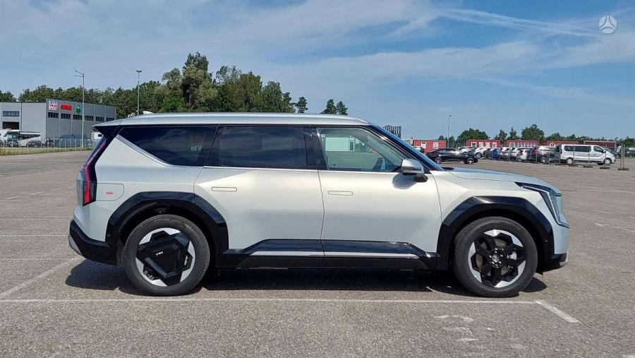 Pelēks Kia EV9 2026 Viļņa, ar dzinēja tilpumu 0.00 L un nobraukumu 1 tūkst. km par 69900 €, foto 7 vietnē AUTOMOTO.COM.LV