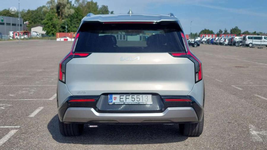 Pelēks Kia EV9 2026 Viļņa, ar dzinēja tilpumu 0.00 L un nobraukumu 1 tūkst. km par 69900 €, foto 10 vietnē AUTOMOTO.COM.LV