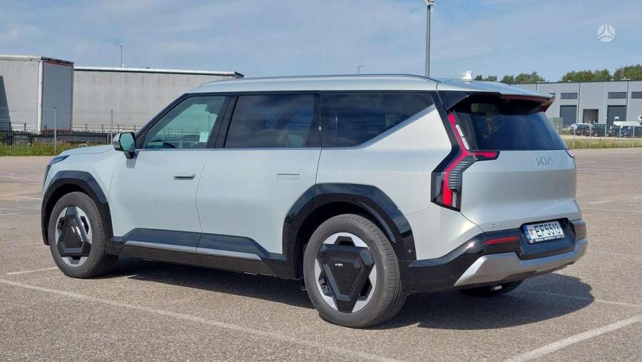 Pelēks Kia EV9 2026 Viļņa, ar dzinēja tilpumu 0.00 L un nobraukumu 1 tūkst. km par 69900 €, foto 12 vietnē AUTOMOTO.COM.LV