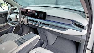 Pelēks Kia EV9 2026 Viļņa, ar dzinēja tilpumu 0.00 L un nobraukumu 1 tūkst. km par 69900 €, foto 15 vietnē AUTOMOTO.COM.LV