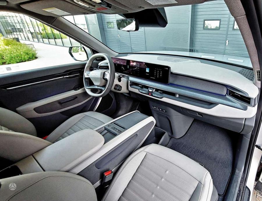 Pelēks Kia EV9 2026 Viļņa, ar dzinēja tilpumu 0.00 L un nobraukumu 1 tūkst. km par 69900 €, foto 16 vietnē AUTOMOTO.COM.LV