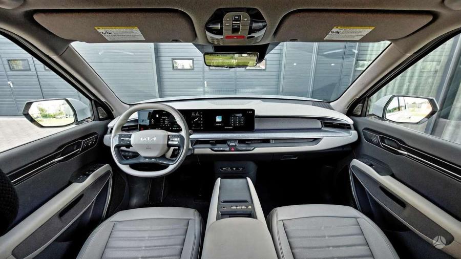 Pelēks Kia EV9 2026 Viļņa, ar dzinēja tilpumu 0.00 L un nobraukumu 1 tūkst. km par 69900 €, foto 18 vietnē AUTOMOTO.COM.LV