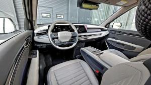 Pelēks Kia EV9 2026 Viļņa, ar dzinēja tilpumu 0.00 L un nobraukumu 1 tūkst. km par 69900 €, foto 23 vietnē AUTOMOTO.COM.LV