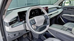Pelēks Kia EV9 2026 Viļņa, ar dzinēja tilpumu 0.00 L un nobraukumu 1 tūkst. km par 69900 €, foto 25 vietnē AUTOMOTO.COM.LV
