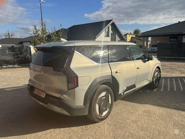 Pelēks Kia EV9 2026 Kauņa, ar dzinēja tilpumu 0.00 L un nobraukumu 4 tūkst. km par 39000 €, foto 6 vietnē AUTOMOTO.COM.LV