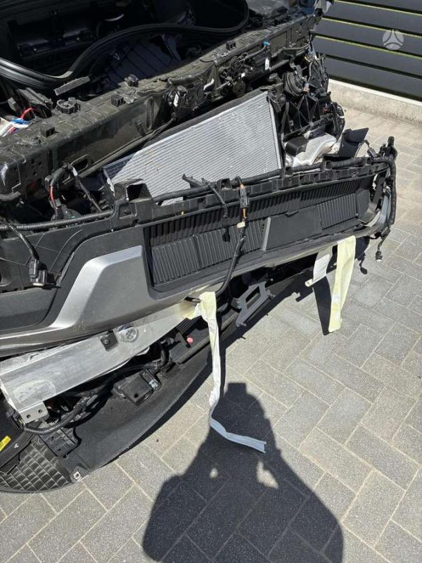 White Kia EV9 2024 in Plunge, with an engine capacity of 0.00 L and mileage of 18 thousand km for 15800 €, photo 10 on AUTOMOTO.COM.LV