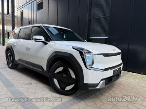White Kia EV9 2024 in Tallinn, with an engine capacity of 0.00 L and mileage of 31 thousand km for 47900 €, photo 10 on AUTOMOTO.COM.LV