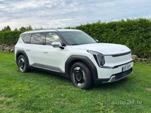 White Kia EV9 2024 in Tallinn, with an engine capacity of 0.00 L and mileage of 31 thousand km for 47900 €, photo 16 on AUTOMOTO.COM.LV