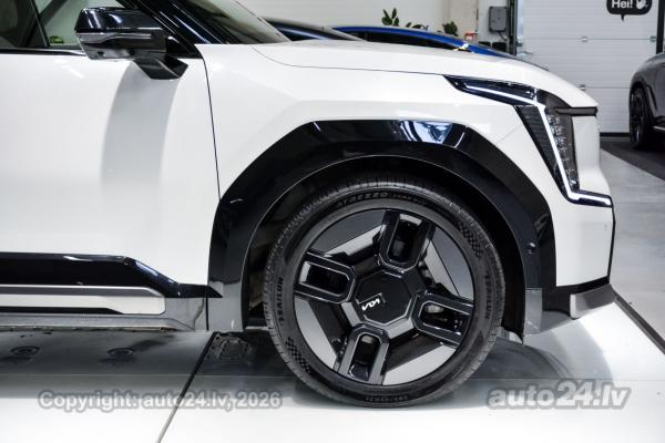 Balts Kia EV9 2024 Tallina, ar dzinēja tilpumu 0.00 L un nobraukumu 52 tūkst. km par 65000 €, foto 7 vietnē AUTOMOTO.COM.LV