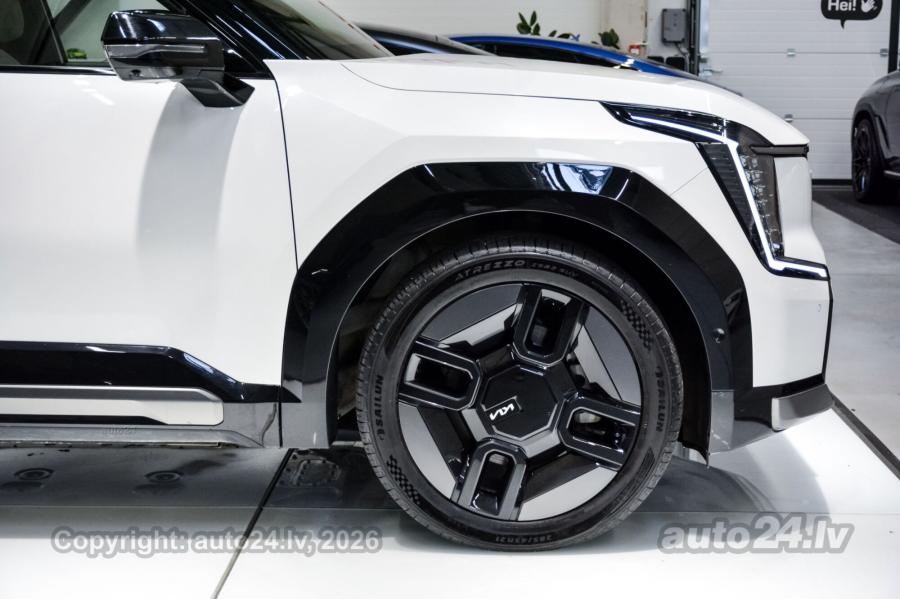 Белый Киа EV9 2024 в Таллин, объемом двигателя 0.00 л и пробегом 52 тыс. км за 65000 €, фото 7 на AUTOMOTO.COM.LV