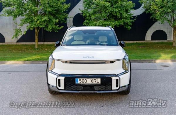 Balts Kia EV9 2024 Tallina, ar dzinēja tilpumu 0.00 L un nobraukumu 37 tūkst. km par 66900 €, foto 2 vietnē AUTOMOTO.COM.LV