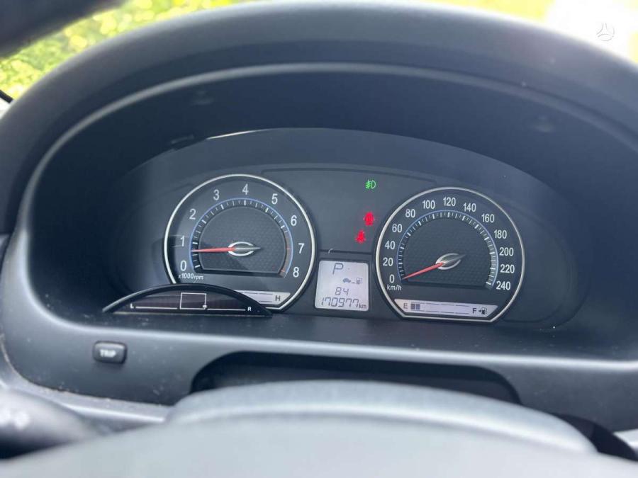 Red Kia Magentis 2007 in Vilnius, with an engine capacity of 2.00 L and mileage of 170 thousand km for 1250 €, photo 14 on AUTOMOTO.COM.LV