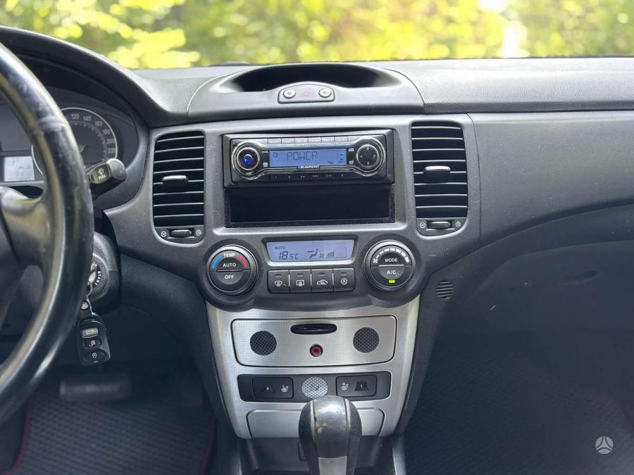 Red Kia Magentis 2007 in Vilnius, with an engine capacity of 2.00 L and mileage of 170 thousand km for 1250 €, photo 15 on AUTOMOTO.COM.LV