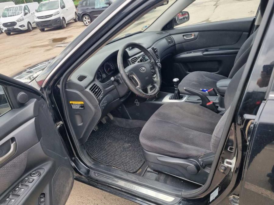 Kia Magentis 2007 in Radviliskis, with an engine capacity of 2.00 L and mileage of 204 thousand km for 800 €, photo 6 on AUTOMOTO.COM.LV