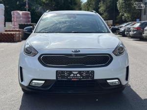 Black Kia Niro 2016 in Vilnius, with an engine capacity of 1.60 L and mileage of 308 thousand km for 9500 €, photo 3 on AUTOMOTO.COM.LV