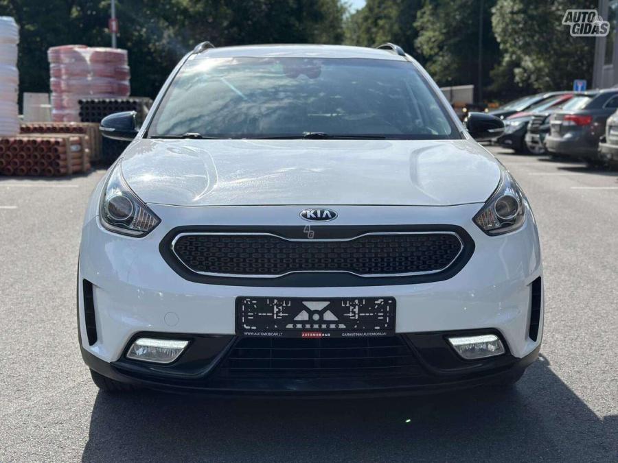Black Kia Niro 2016 in Vilnius, with an engine capacity of 1.60 L and mileage of 308 thousand km for 9500 €, photo 3 on AUTOMOTO.COM.LV