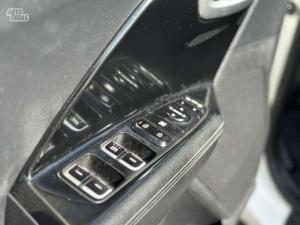 Black Kia Niro 2016 in Vilnius, with an engine capacity of 1.60 L and mileage of 308 thousand km for 9500 €, photo 15 on AUTOMOTO.COM.LV