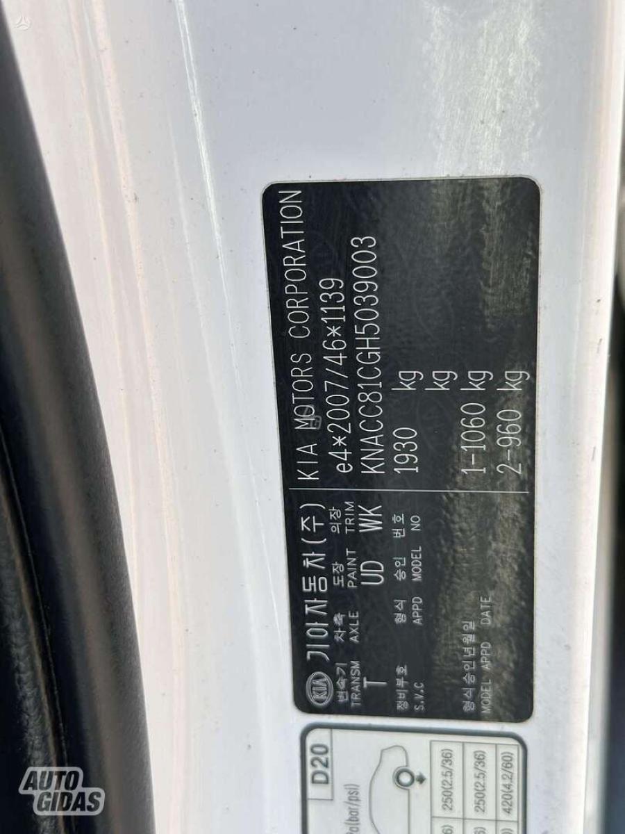 Black Kia Niro 2016 in Vilnius, with an engine capacity of 1.60 L and mileage of 308 thousand km for 9500 €, photo 16 on AUTOMOTO.COM.LV