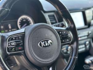 Black Kia Niro 2016 in Vilnius, with an engine capacity of 1.60 L and mileage of 308 thousand km for 9500 €, photo 19 on AUTOMOTO.COM.LV