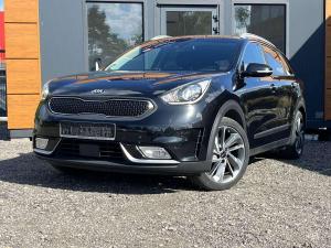 Black Kia Niro 2017 in Kaunas, with an engine capacity of 1.59 L and mileage of 235 thousand km for 11500 €, photo 3 on AUTOMOTO.COM.LV