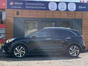 Black Kia Niro 2017 in Kaunas, with an engine capacity of 1.59 L and mileage of 235 thousand km for 11500 €, photo 5 on AUTOMOTO.COM.LV