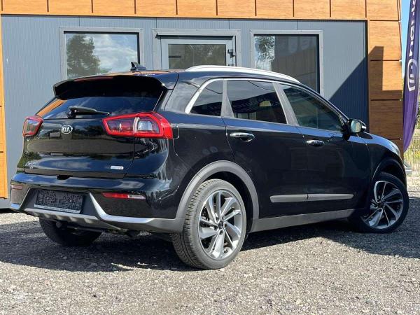Kia Niro 2017 Kauņa vietnē Melns Kia Niro 2017 Kauņa, ar dzinēja tilpumu 1.59 L un nobraukumu 235 tūkst. km par 11500 €, foto 6 vietnē AUTOMOTO.COM.LV
