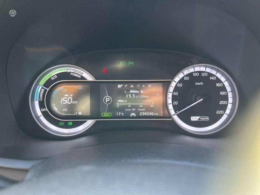 Black Kia Niro 2017 in Kaunas, with an engine capacity of 1.59 L and mileage of 235 thousand km for 11500 €, photo 10 on AUTOMOTO.COM.LV