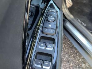 Black Kia Niro 2017 in Kaunas, with an engine capacity of 1.59 L and mileage of 235 thousand km for 11500 €, photo 14 on AUTOMOTO.COM.LV
