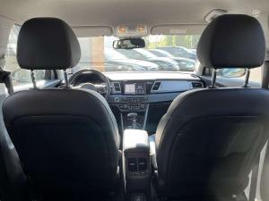 Black Kia Niro 2017 in Kaunas, with an engine capacity of 1.59 L and mileage of 235 thousand km for 11500 €, photo 16 on AUTOMOTO.COM.LV