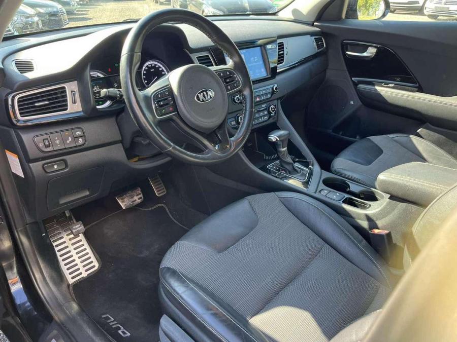 Black Kia Niro 2017 in Kaunas, with an engine capacity of 1.59 L and mileage of 235 thousand km for 11500 €, photo 18 on AUTOMOTO.COM.LV
