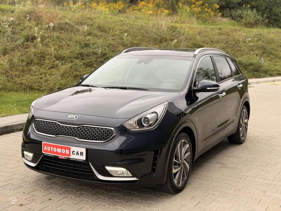 Black Kia Niro 2017 in Vilnius, with an engine capacity of 1.59 L and mileage of 122 thousand km for 12950 €, photo 1 on AUTOMOTO.COM.LV