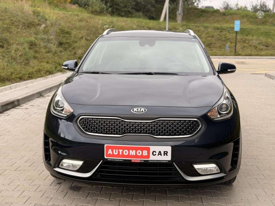 Black Kia Niro 2017 in Vilnius, with an engine capacity of 1.59 L and mileage of 122 thousand km for 12950 €, photo 4 on AUTOMOTO.COM.LV