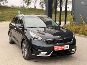 Black Kia Niro 2017 in Vilnius, with an engine capacity of 1.59 L and mileage of 122 thousand km for 12950 €, photo 5 on AUTOMOTO.COM.LV