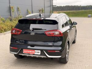 Black Kia Niro 2017 in Vilnius, with an engine capacity of 1.59 L and mileage of 122 thousand km for 12950 €, photo 8 on AUTOMOTO.COM.LV
