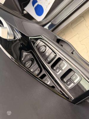 Black Kia Niro 2017 in Vilnius, with an engine capacity of 1.59 L and mileage of 122 thousand km for 12950 €, photo 14 on AUTOMOTO.COM.LV