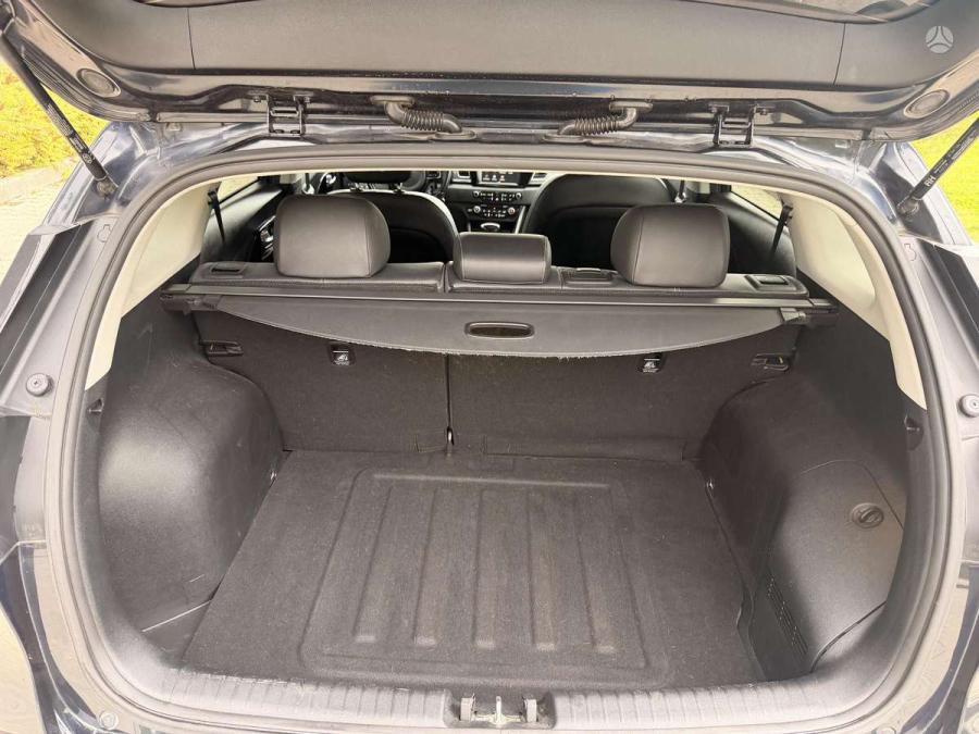 Black Kia Niro 2017 in Vilnius, with an engine capacity of 1.59 L and mileage of 122 thousand km for 12950 €, photo 18 on AUTOMOTO.COM.LV