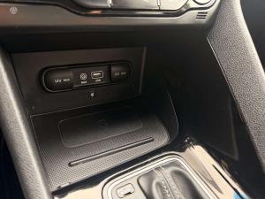 Black Kia Niro 2017 in Vilnius, with an engine capacity of 1.59 L and mileage of 122 thousand km for 12950 €, photo 29 on AUTOMOTO.COM.LV