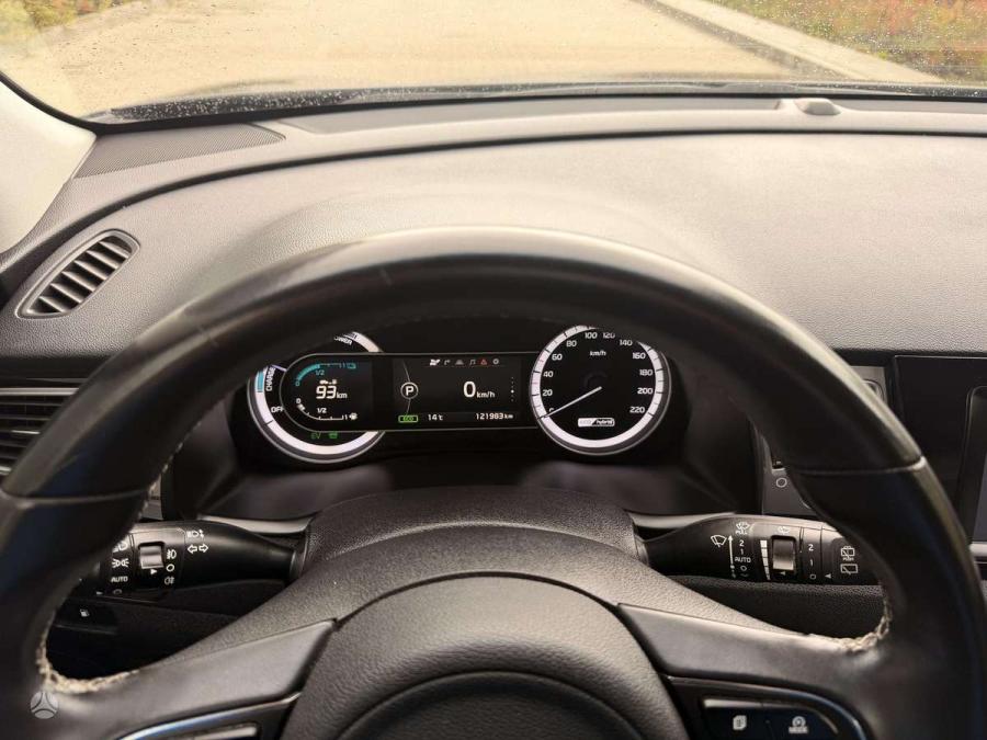 Black Kia Niro 2017 in Vilnius, with an engine capacity of 1.59 L and mileage of 122 thousand km for 12950 €, photo 34 on AUTOMOTO.COM.LV