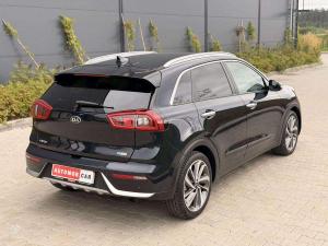 Black Kia Niro 2017 in Vilnius, with an engine capacity of 1.59 L and mileage of 122 thousand km for 12950 €, photo 7 on AUTOMOTO.COM.LV