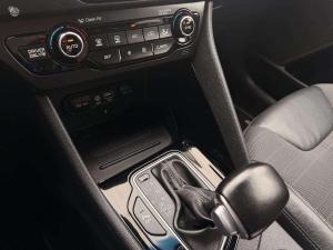 Black Kia Niro 2017 in Vilnius, with an engine capacity of 1.59 L and mileage of 122 thousand km for 12950 €, photo 28 on AUTOMOTO.COM.LV