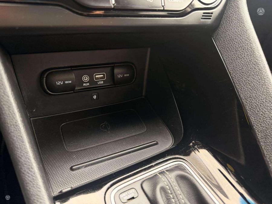 Black Kia Niro 2017 in Vilnius, with an engine capacity of 1.59 L and mileage of 122 thousand km for 12950 €, photo 29 on AUTOMOTO.COM.LV