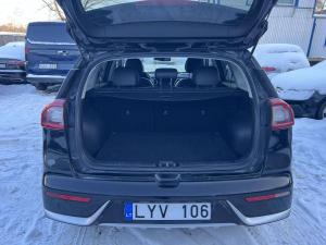 Black Kia Niro 2018 in Kaunas, with an engine capacity of 1.59 L and mileage of 100 thousand km for 5900 €, photo 10 on AUTOMOTO.COM.LV