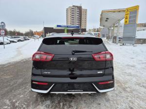 Black Kia Niro 2019 in Panevezys, with an engine capacity of 1.59 L and mileage of 510 thousand km for 8100 €, photo 4 on AUTOMOTO.COM.LV