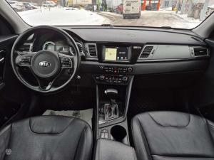 Black Kia Niro 2019 in Panevezys, with an engine capacity of 1.59 L and mileage of 510 thousand km for 8100 €, photo 13 on AUTOMOTO.COM.LV