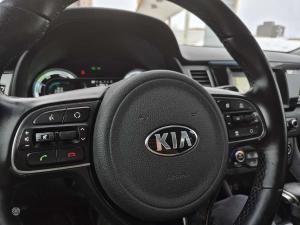 Black Kia Niro 2019 in Panevezys, with an engine capacity of 1.59 L and mileage of 510 thousand km for 8100 €, photo 14 on AUTOMOTO.COM.LV