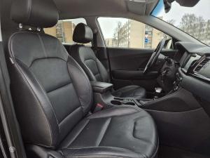Black Kia Niro 2019 in Panevezys, with an engine capacity of 1.59 L and mileage of 510 thousand km for 8100 €, photo 22 on AUTOMOTO.COM.LV