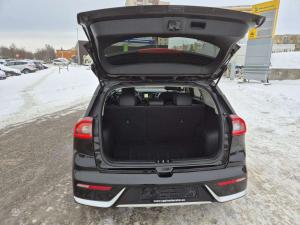 Black Kia Niro 2019 in Panevezys, with an engine capacity of 1.59 L and mileage of 510 thousand km for 8100 €, photo 24 on AUTOMOTO.COM.LV