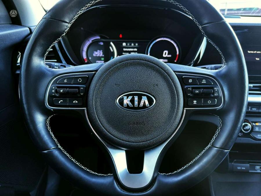 Black Kia Niro 2020 in Kaunas, with an engine capacity of 0.00 L and mileage of 161 thousand km for 15700 €, photo 9 on AUTOMOTO.COM.LV