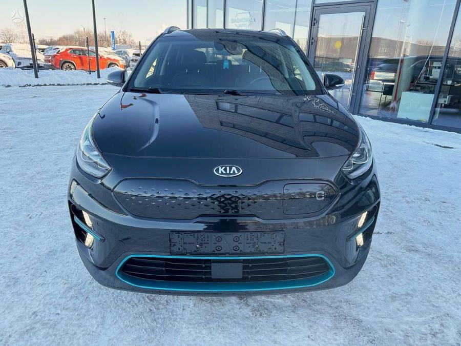 Black Kia Niro 2020 in Kaunas, with an engine capacity of 0.00 L and mileage of 160 thousand km for 15700 €, photo 2 on AUTOMOTO.COM.LV