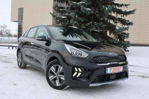 Melns Kia Niro 2020 Alīta, ar dzinēja tilpumu 1.60 L un nobraukumu 179 tūkst. km par 12900 €, foto 2 vietnē AUTOMOTO.COM.LV